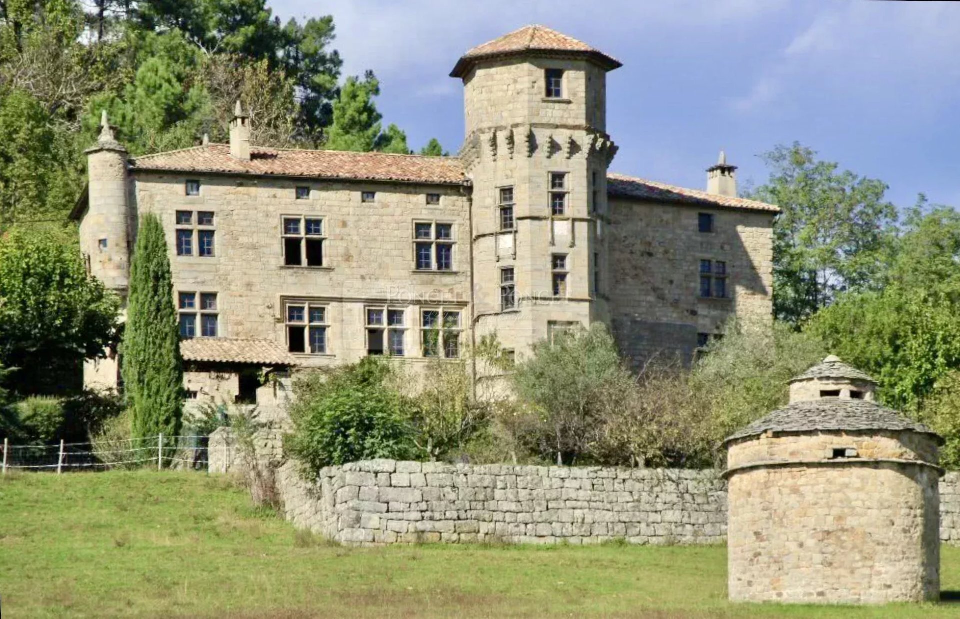 Renaissance Château With Panoramic Views In Lower Ardèche - Castle for Sale