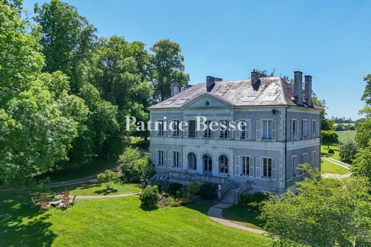 Château With Equestrian Facilities And Landscaped Parkland - Castle for ...