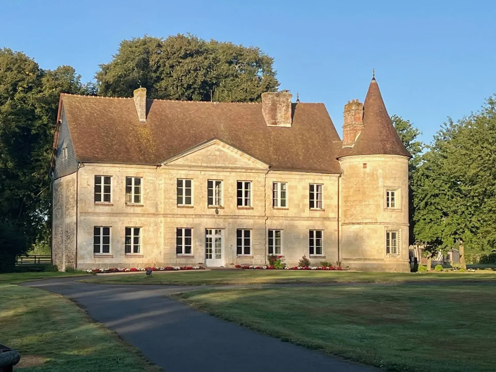 Exceptional 15th And 18th Century Castle In A Wooded Park - Castle for Sale