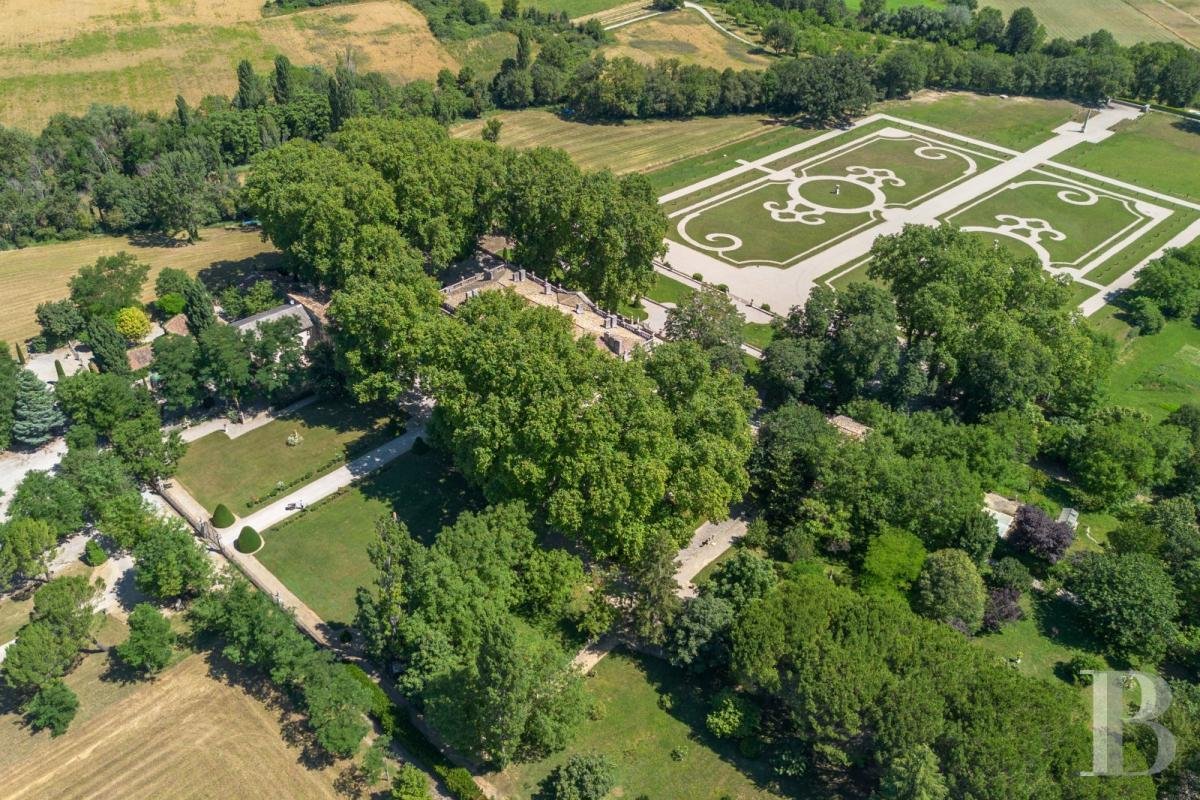Elegant 18th Century Château With Guest Houses And Water Feature ...
