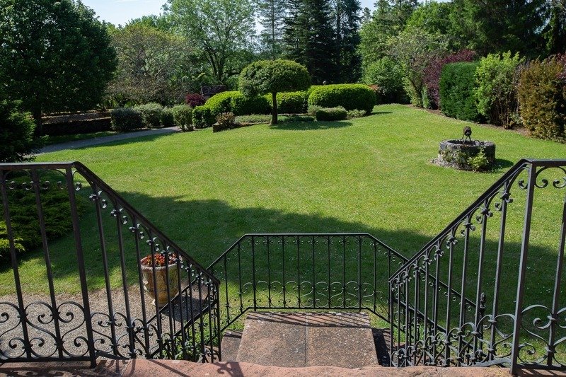 Exceptional 18th Century Château With Panoramic Views - Castle for Sale