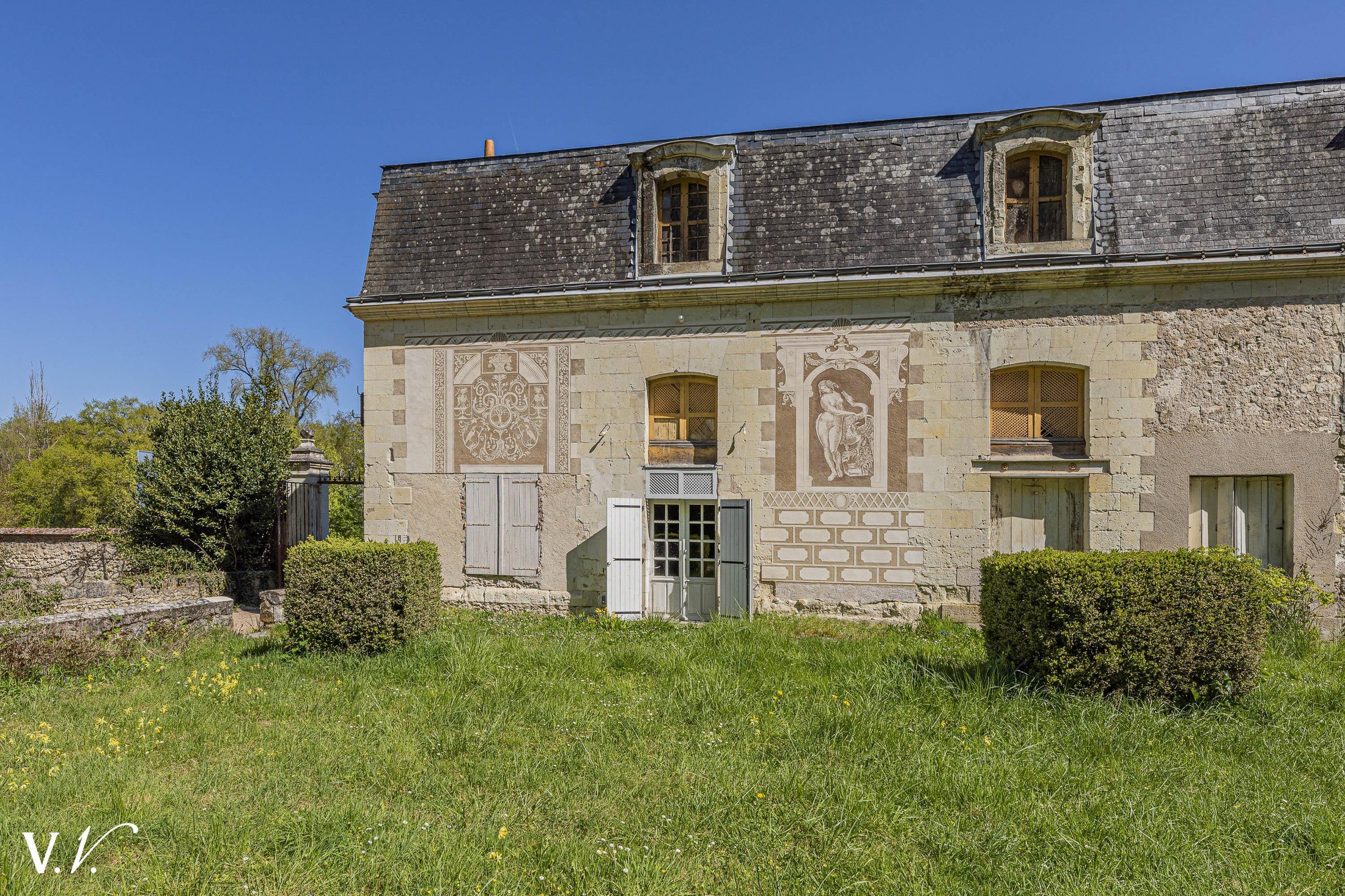 Charming Castle In Need Of Renovation With Development Potential ...
