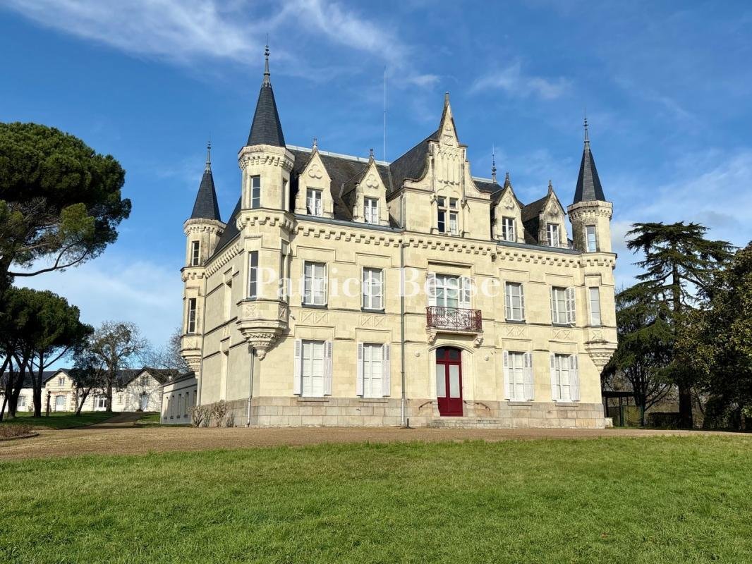 19th Century Château With Large Outbuildings In 7 Hectare Grounds ...