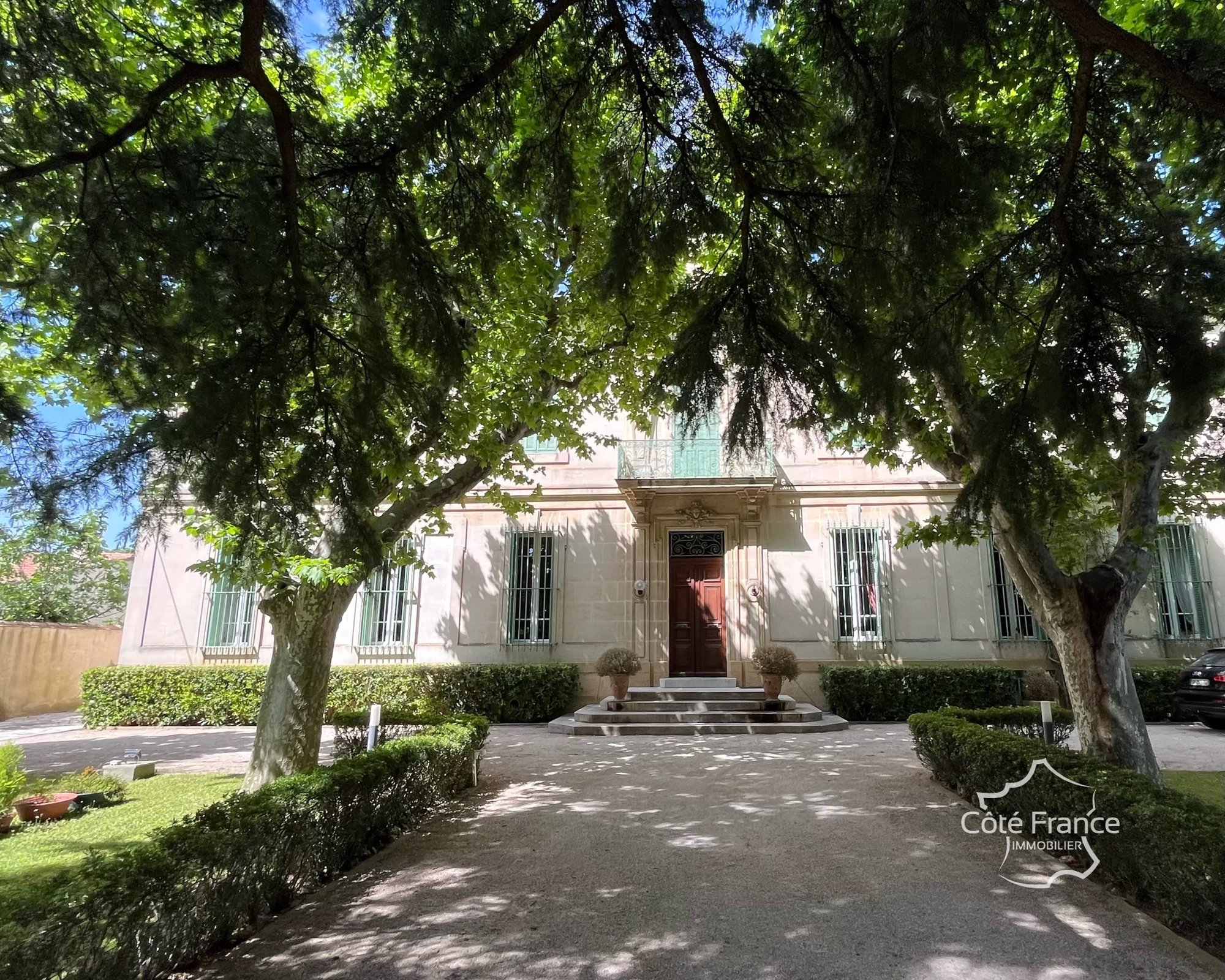 Elegant 19th Century Hotel Particular With Pool And Landscaped Park ...