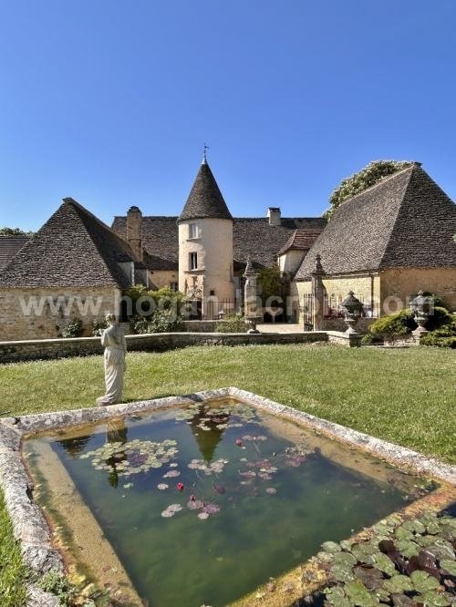 Elegant 17th Century Manor With Panoramic Views And Swimming Pool ...