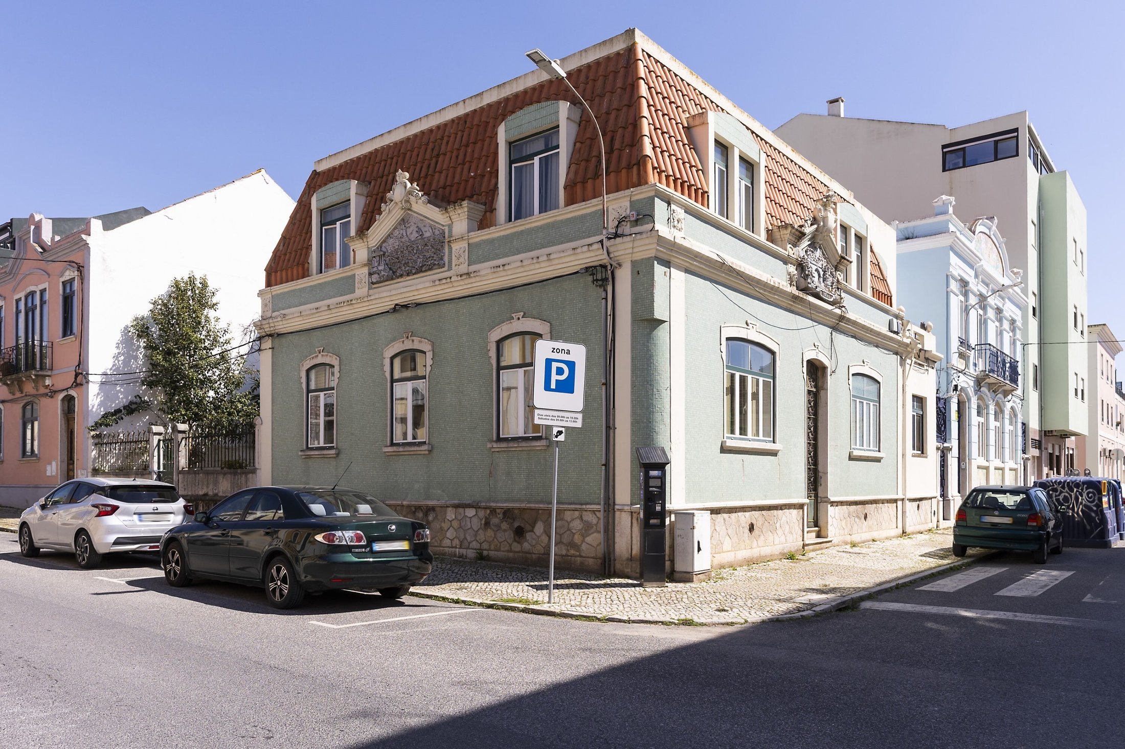 Historic Building With Investment Potential In Setúbal - Castle for Sale